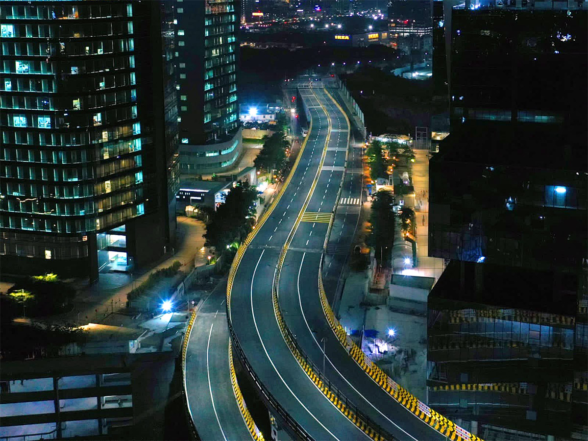 Hyderabad: Shilpa Layout flyover, Gachibowli Photos Goes Viral - Sakshi